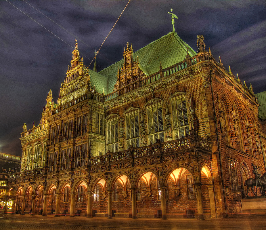 Rathaus in Bremen bei Nacht (HDR-Version) Foto & Bild | architektur, architektur bei nacht ...