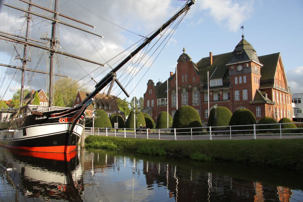 Rathaus Papenburg Foto & Bild | deutschland, europe, niedersachsen ...