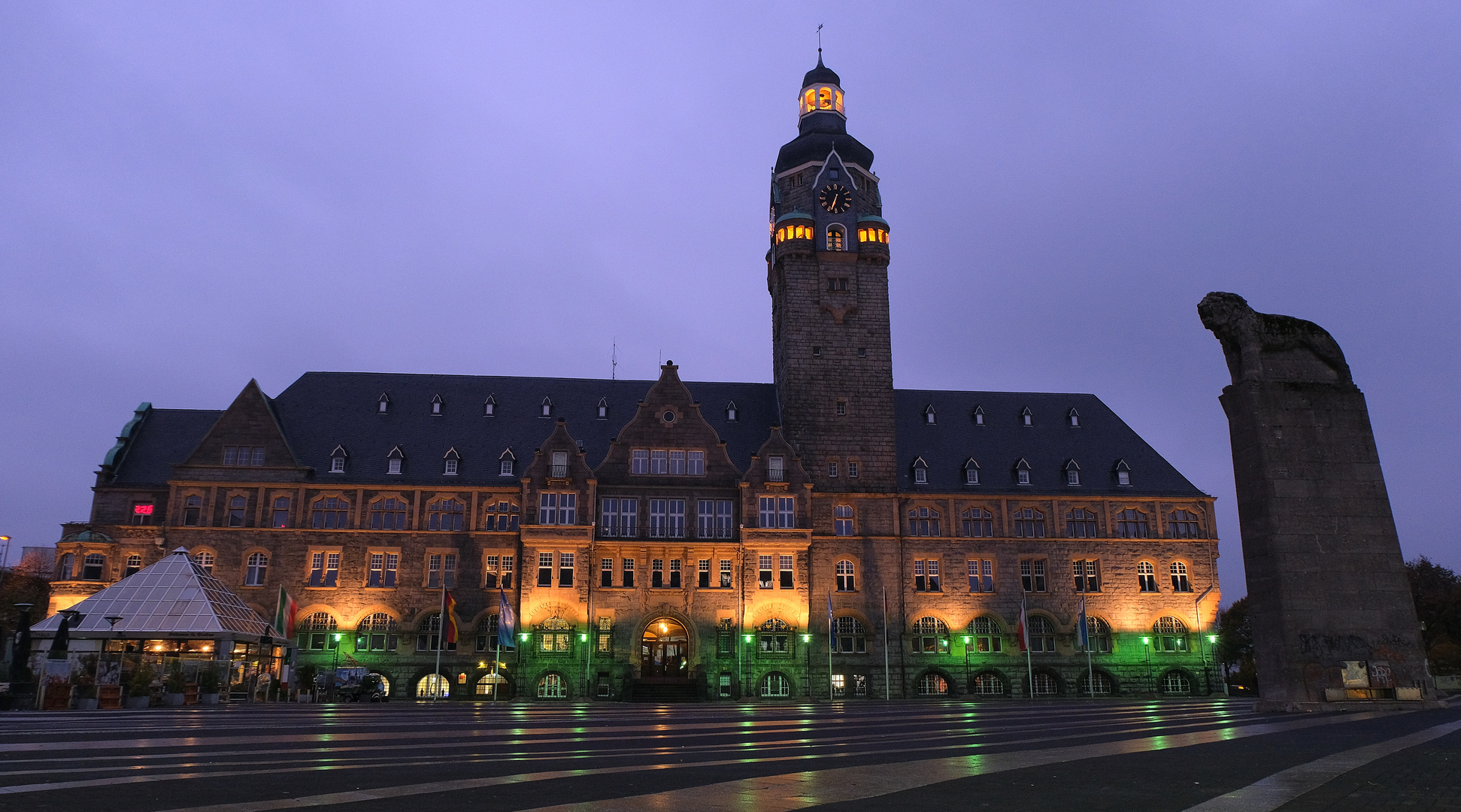 Rathaus Remscheid Lichteinschaltung-7. Foto & Bild | architektur, stadtlandschaft, dokumentation ...