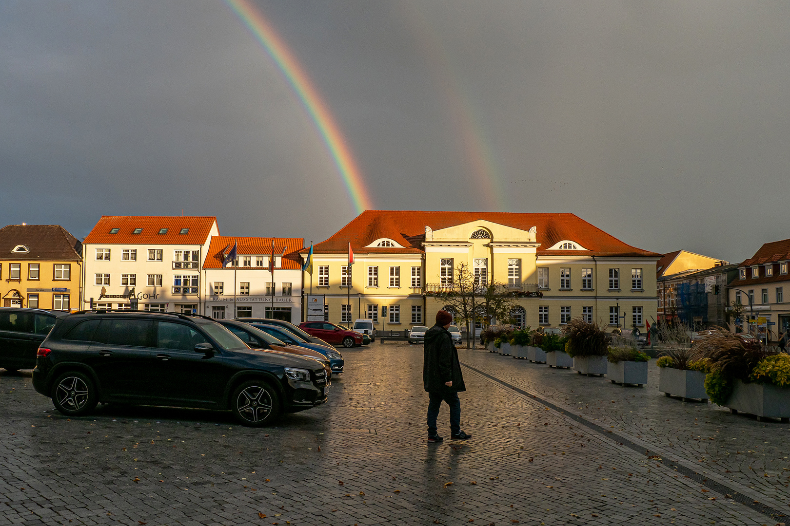 Rathaus Ribnitz-Damgarten unter einem Regenbogen Foto & Bild ...