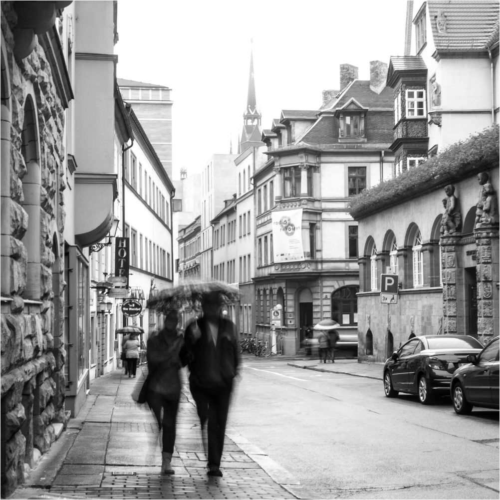 Rathausstraße Foto & Bild | streetfotografie mit menschen, monochrom, bearbeitungs - techniken ...