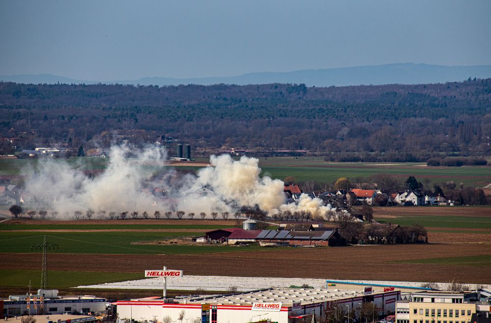Rauchzeichen Foto & Bild | felder, natur, landschaft Bilder auf ...