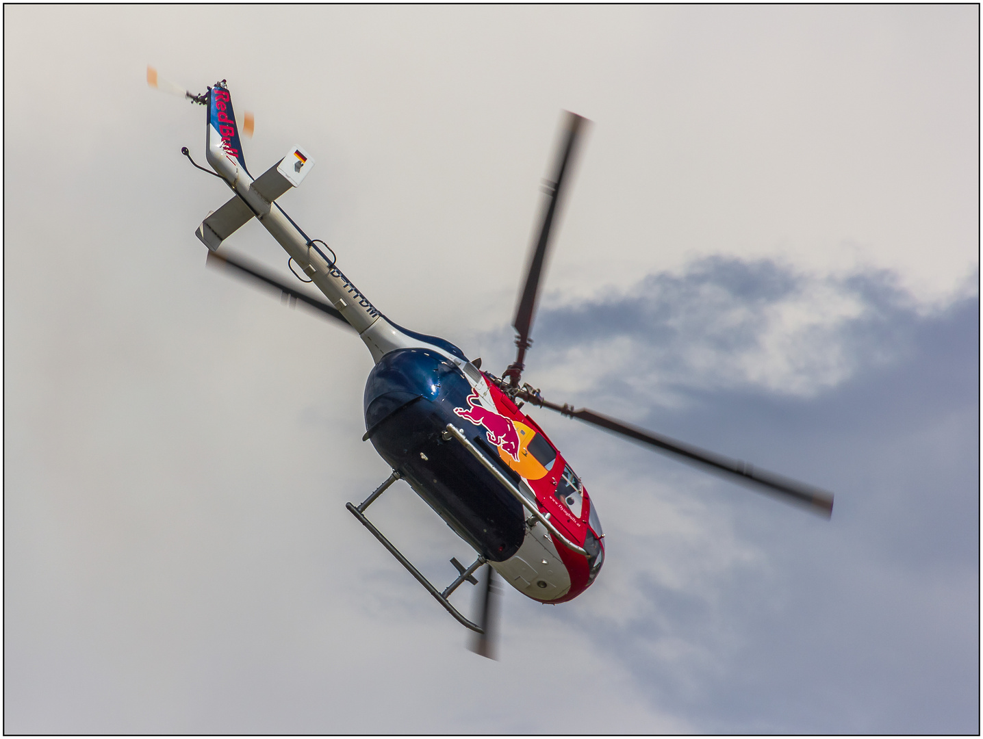 Red Bull Bo 105 Foto & Bild | technik, luftfahrt, helikopter Bilder auf ...