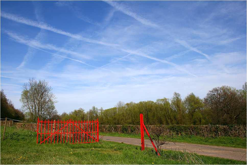 ~ red gate ~ Foto & Bild | landschaft, Äcker, felder & wiesen, natur ...
