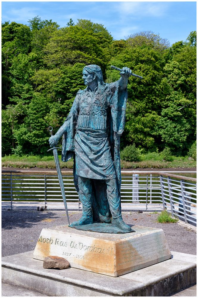 Red Hugh O'Donnell Statue in Donegal Town Foto & Bild | Bilder auf ...