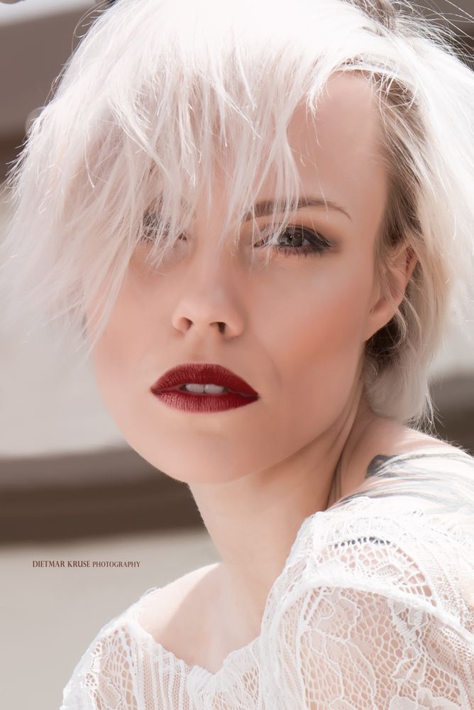 Red Lips! Foto & Bild | street, outdoor, portrait Bilder auf fotocommunity