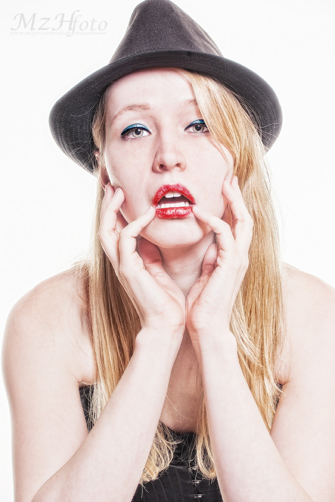 Red Lips Foto & Bild | portrait, portrait frauen, studio Bilder auf ...