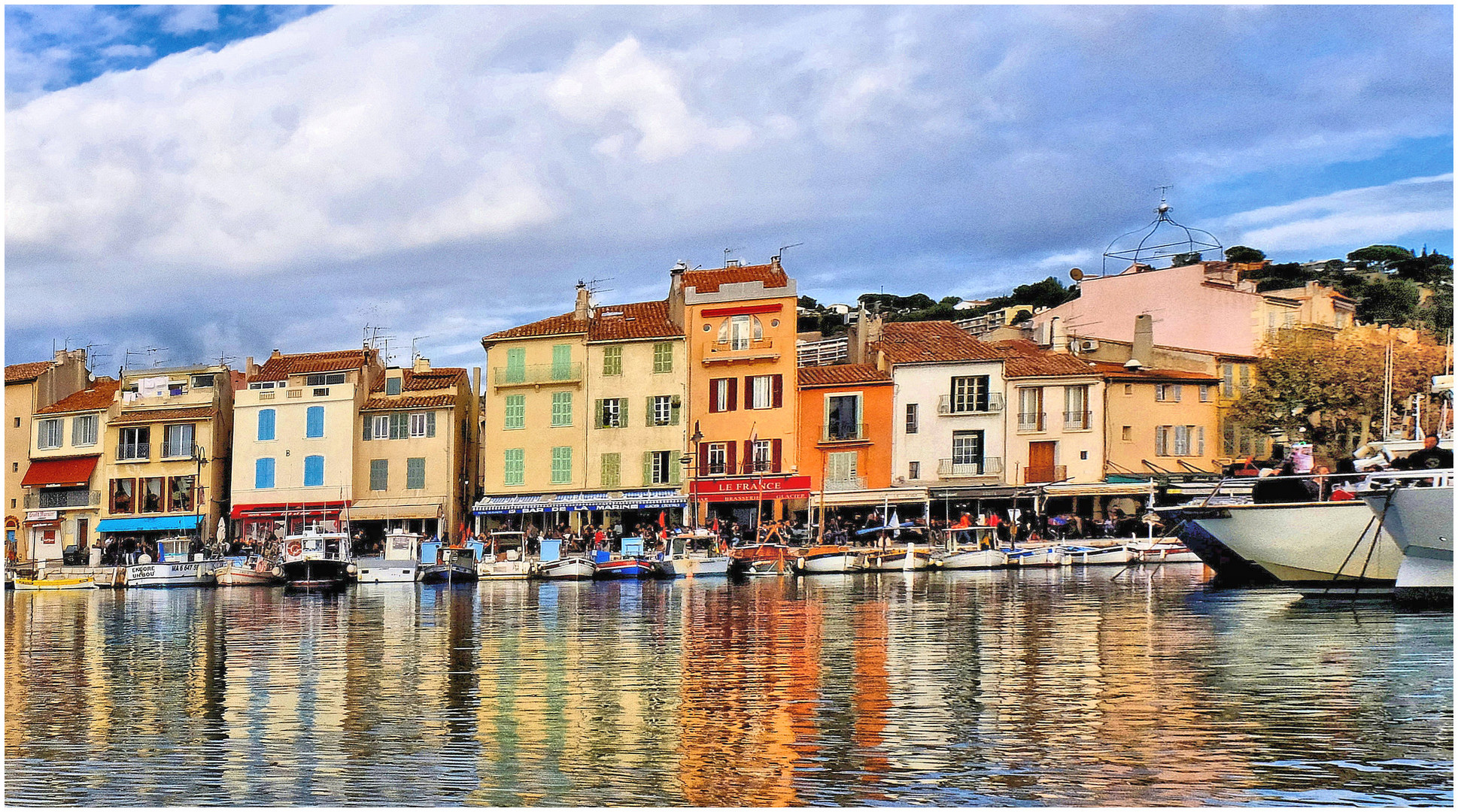 Reflets de Cassis photo et image | europe, france, provence-alpes-côte ...