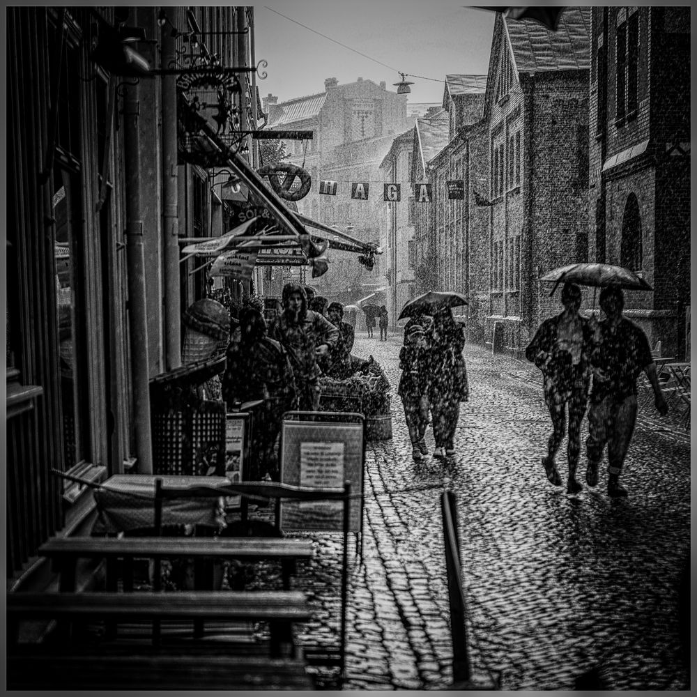 Regen Foto & Bild | streetfotografie mit menschen, fotokunst, monochrome fine art Bilder auf ...