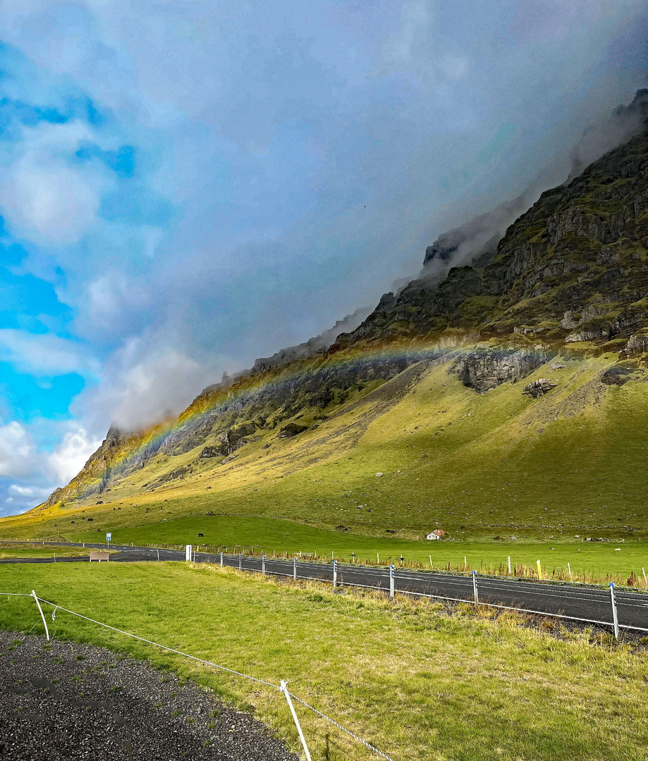Regenbogen am Vulkan Foto & Bild | landschaft, projekte, regenbögen ...