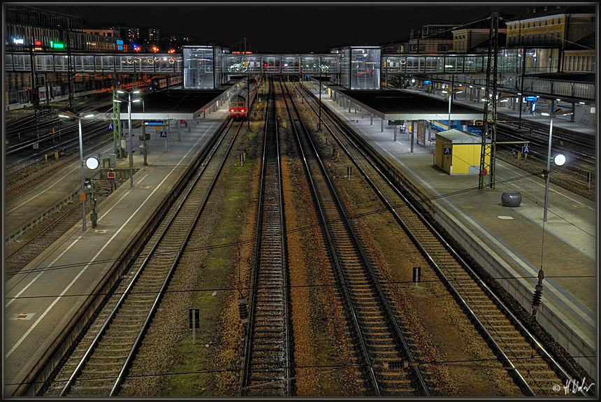 Regensburg Hbf Foto & Bild | architektur, architektur bei nacht, motive ...