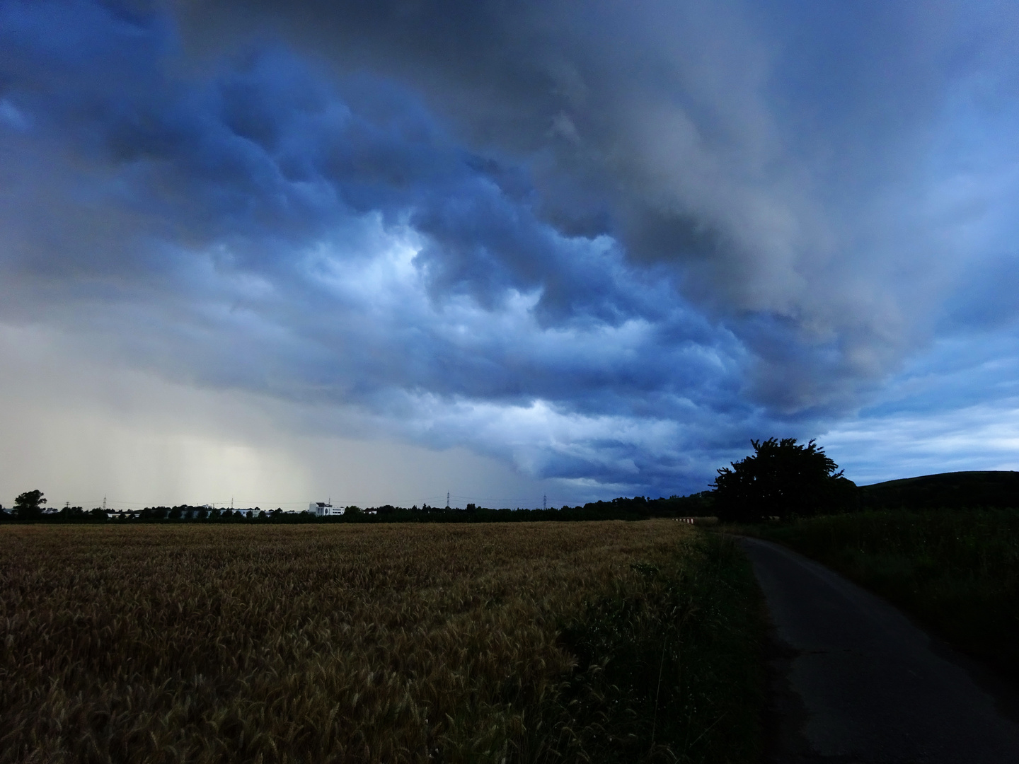 Regenwolken Foto & Bild | natur Bilder auf fotocommunity