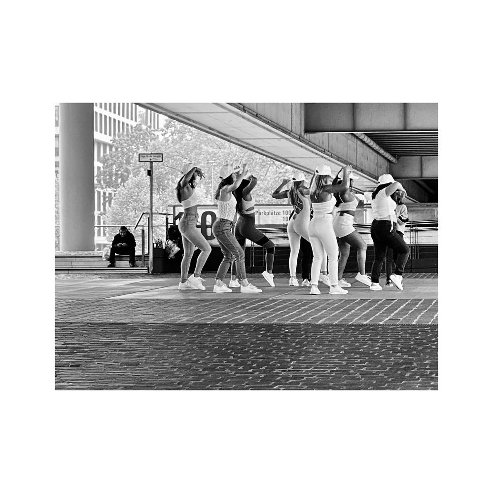 Reger Tanz Foto & Bild | art, street, spezial Bilder auf fotocommunity