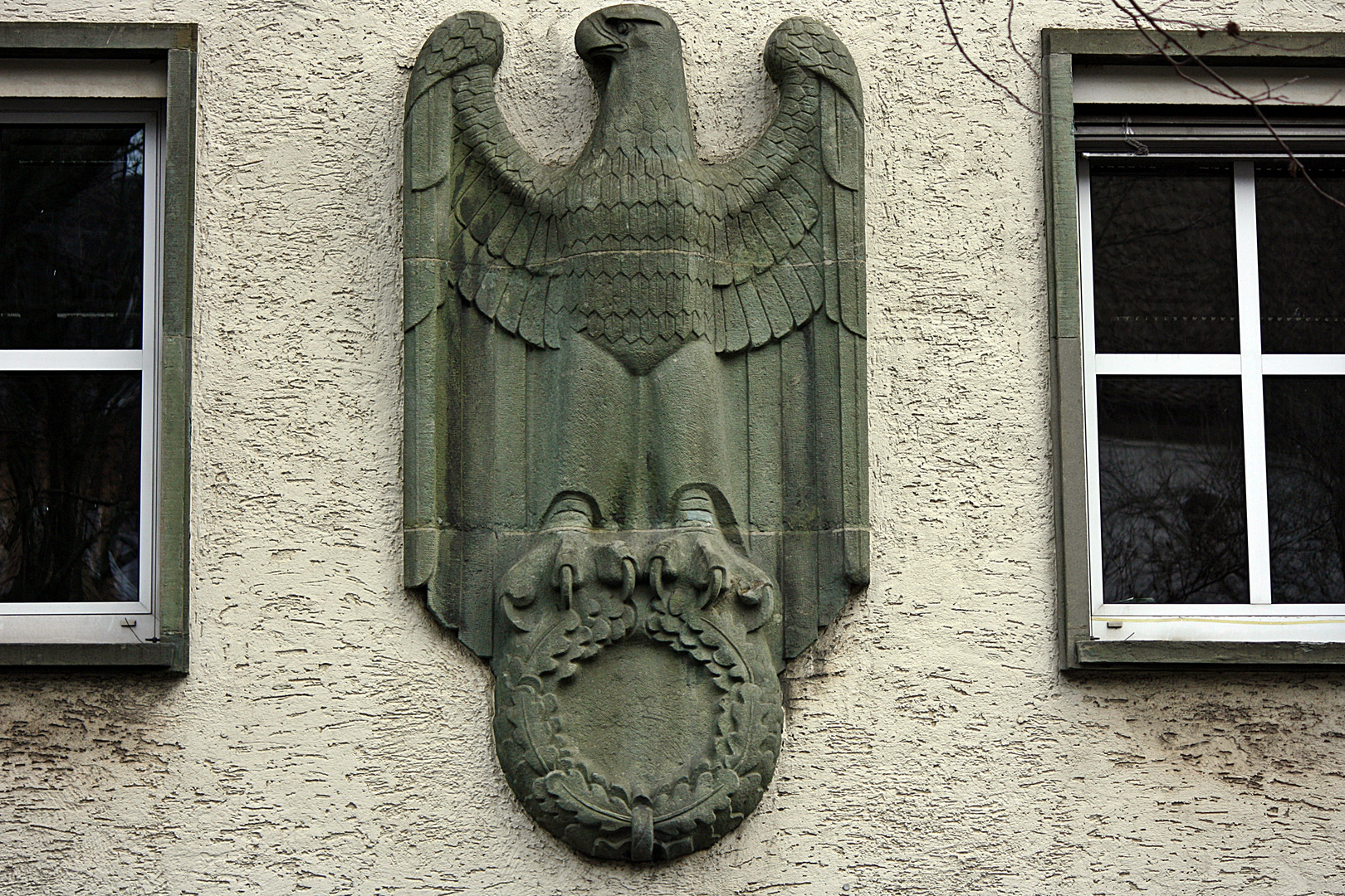 Reichsadler am Finanzamt/ West in Dortmund. Foto & Bild | reportage ...