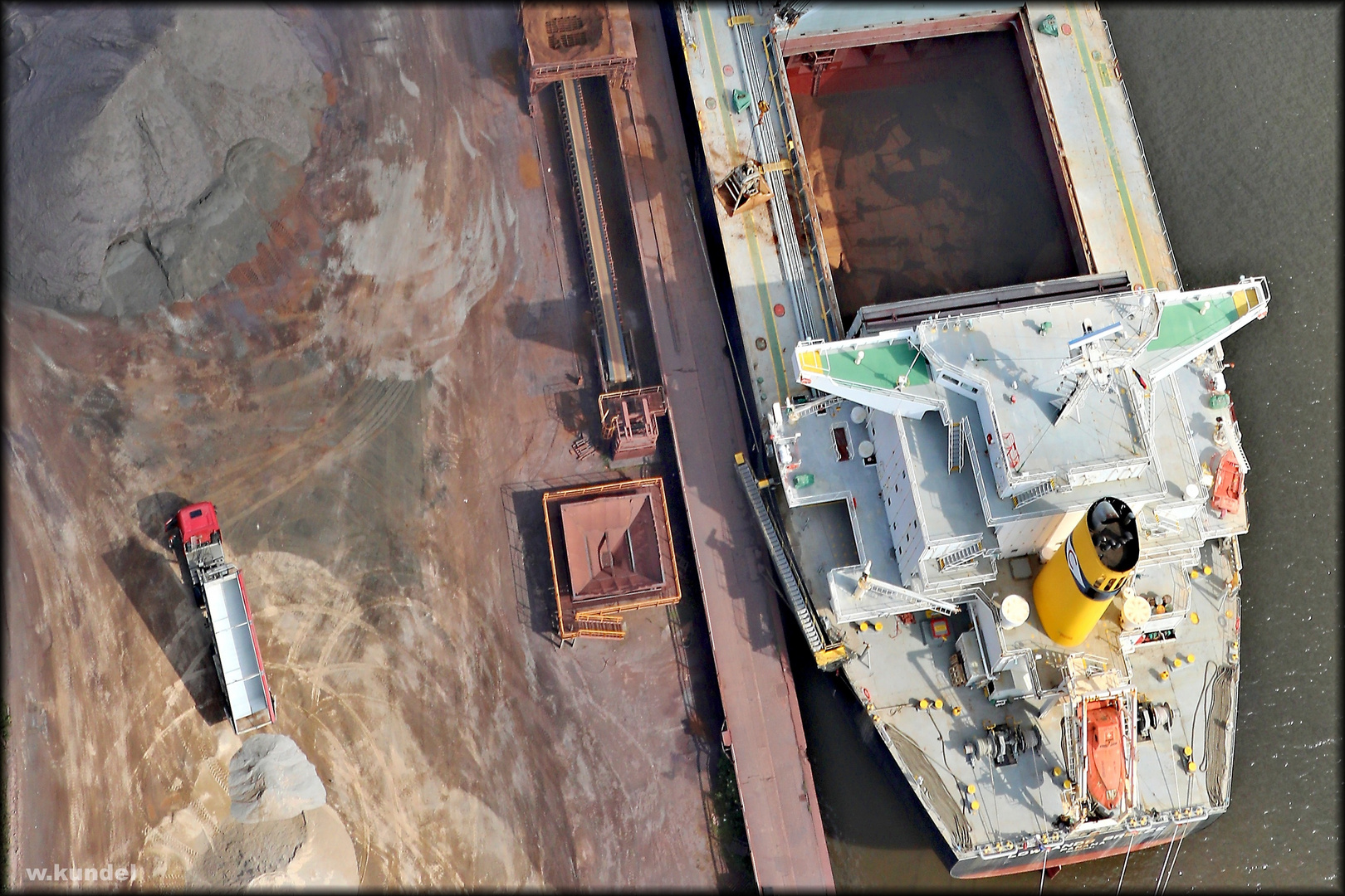 Reingeschaut (Luftbild) Foto & Bild | wasser, ostsee, hafen Bilder auf ...