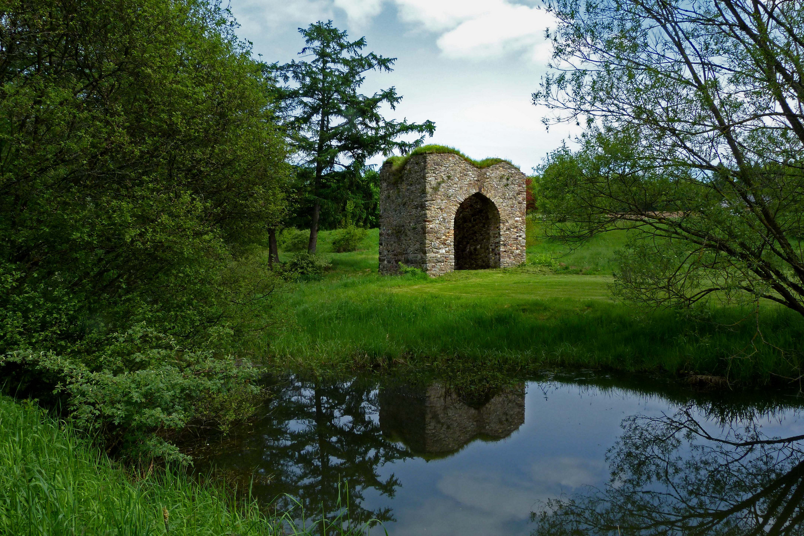Rest der Burgruine in Steinebach an der Wied / Westerwald Foto & Bild ...