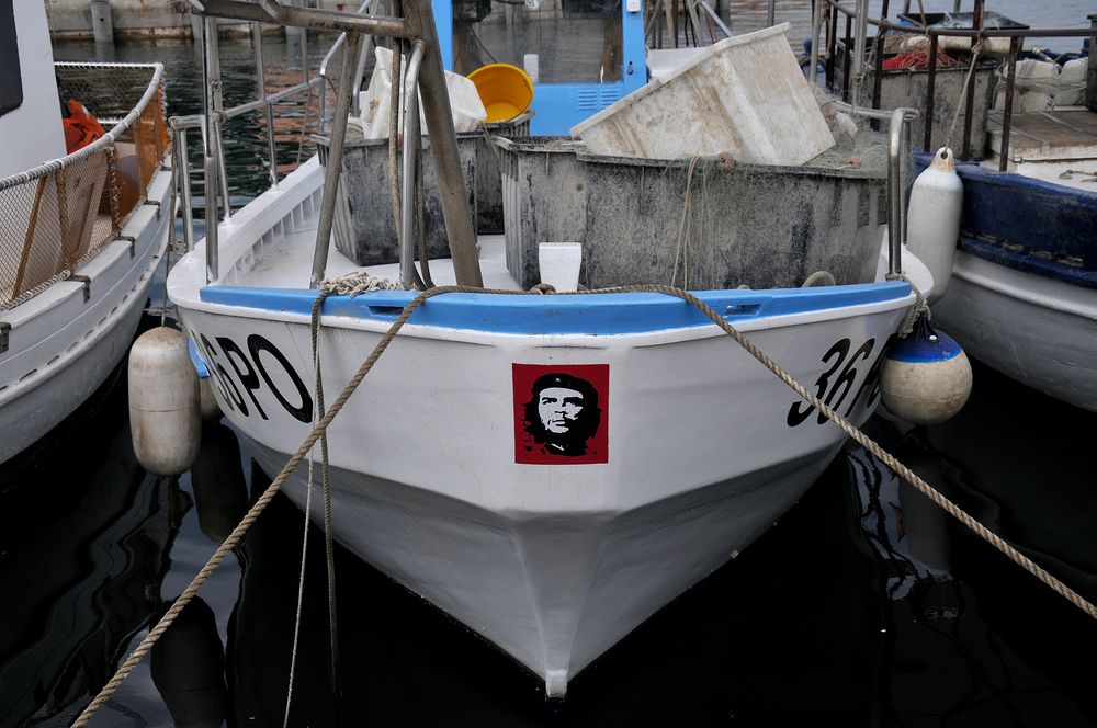 revolutionärer Schiffsbug Foto & Bild | meer, hafen, schiff Bilder auf ...