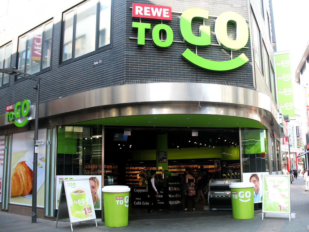 "REWE TO GO" Foto & Bild | architektur, profanbauten, läden Bilder auf ...