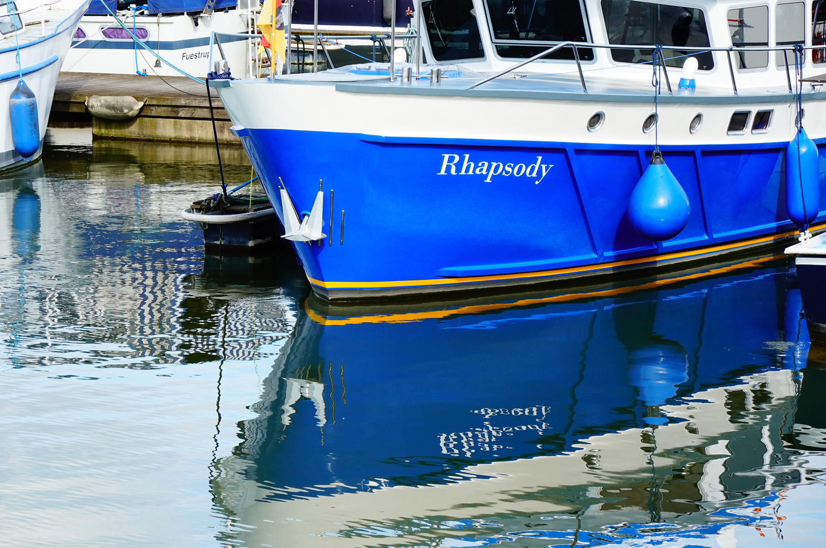 Rhapsody in Blue Foto & Bild | wasser, hafen, stillleben Bilder auf ...