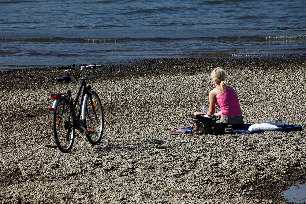 Rheinstrand Foto & Bild | erwachsene, alltagsereignisse, menschen in der freizeit Bilder auf ...