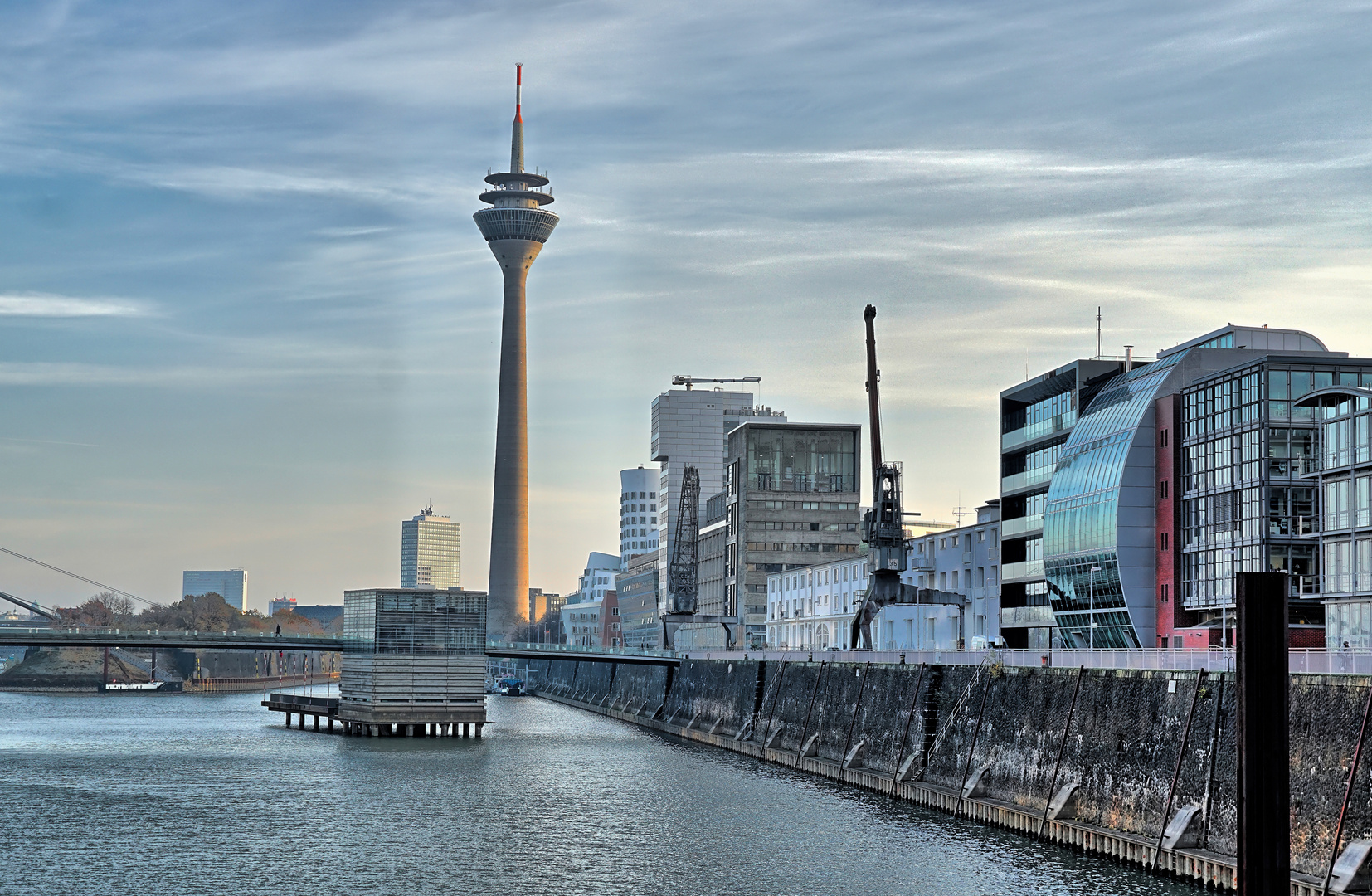 Rheinturm Foto & Bild | architektur, deutschland, europe Bilder auf ...
