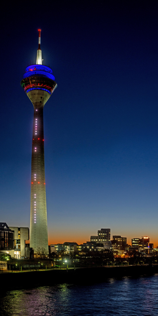Rheinturm Foto & Bild | world, düsseldorf, deutschland Bilder auf ...