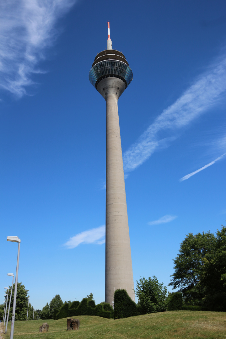 Rheinturm Düsseldorf Foto & Bild | deutschland, europe, usertreffen ...