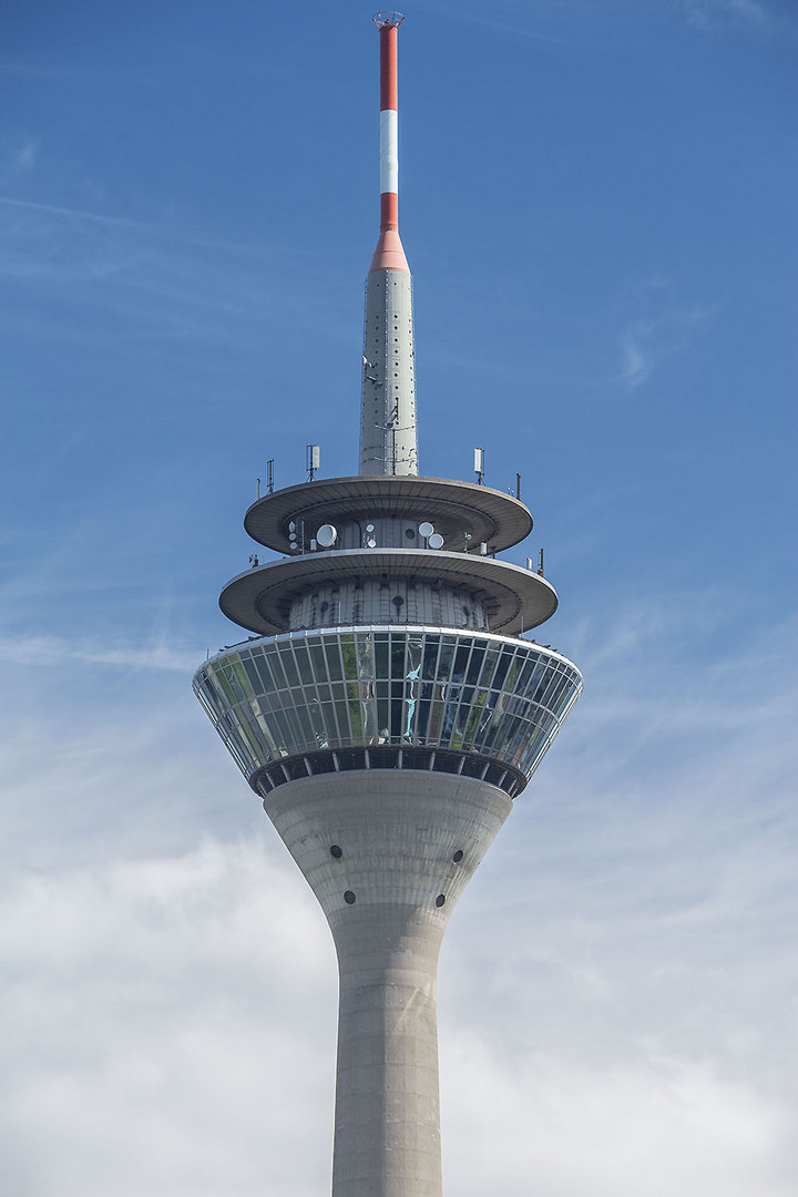 Rheinturm in Düsseldorf Foto & Bild | architektur, düsseldorf ...