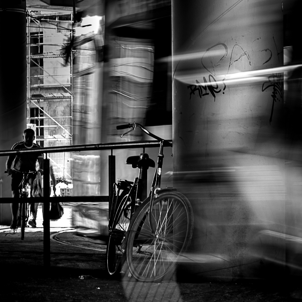Riebeckplatz Foto & Bild | streetfotografie mit menschen, monochrom, bearbeitungs - techniken ...