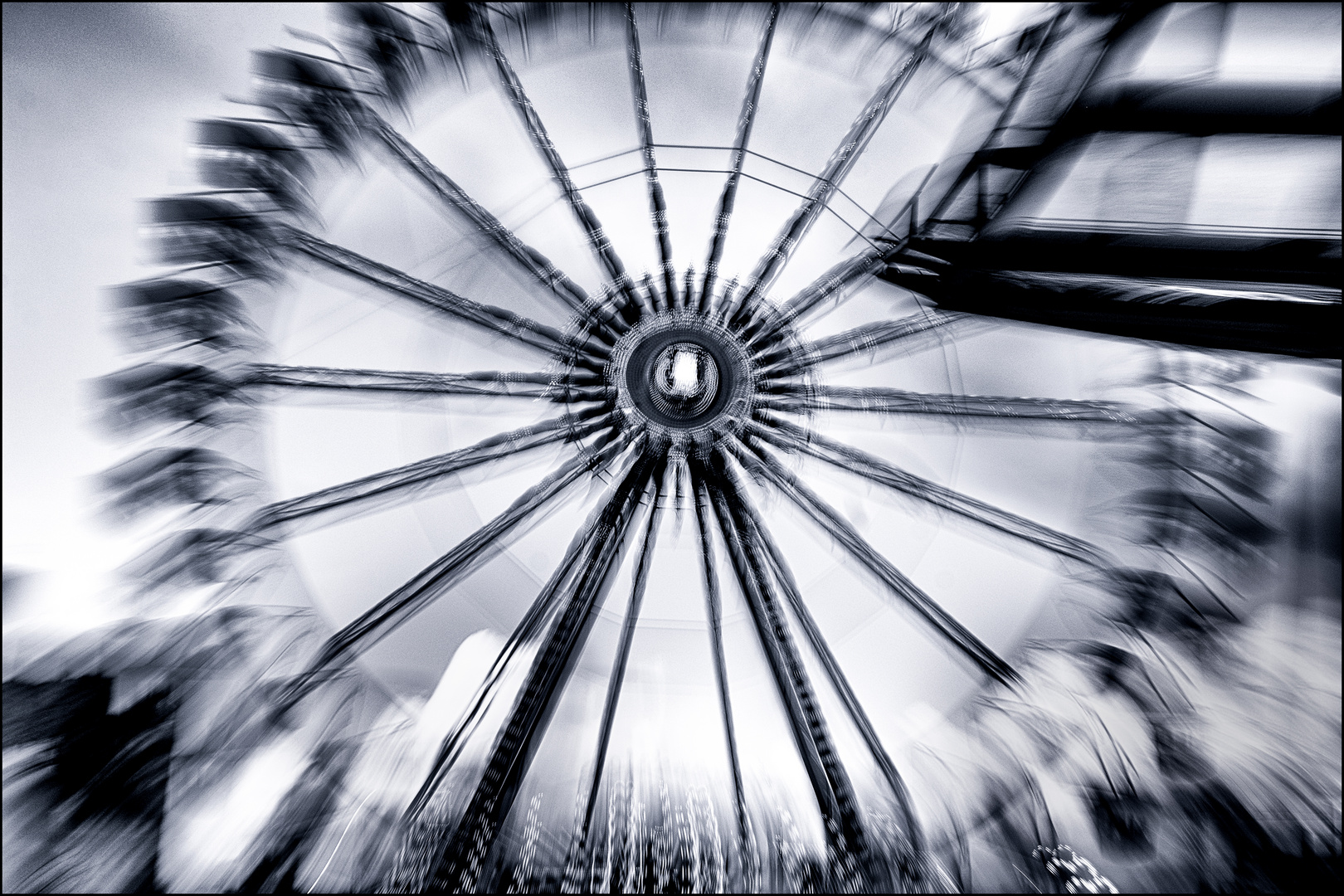 Riesenrad Foto & Bild | monochrom, bearbeitungs - techniken, fotos Bilder auf fotocommunity