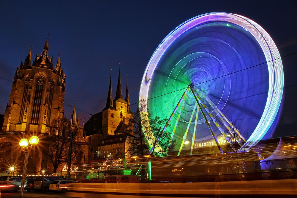 Riesenrad vor grandioser Kulisse Foto & Bild | world, weihnachtsmarkt ...