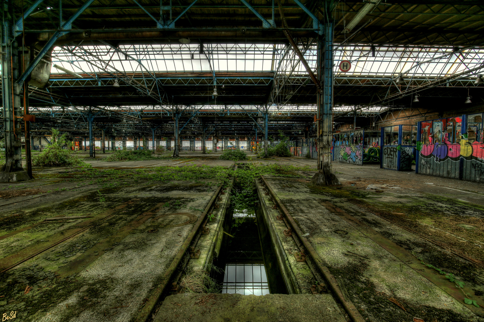 Riesig..... Foto & Bild | architektur, marodes, lost places Bilder auf ...