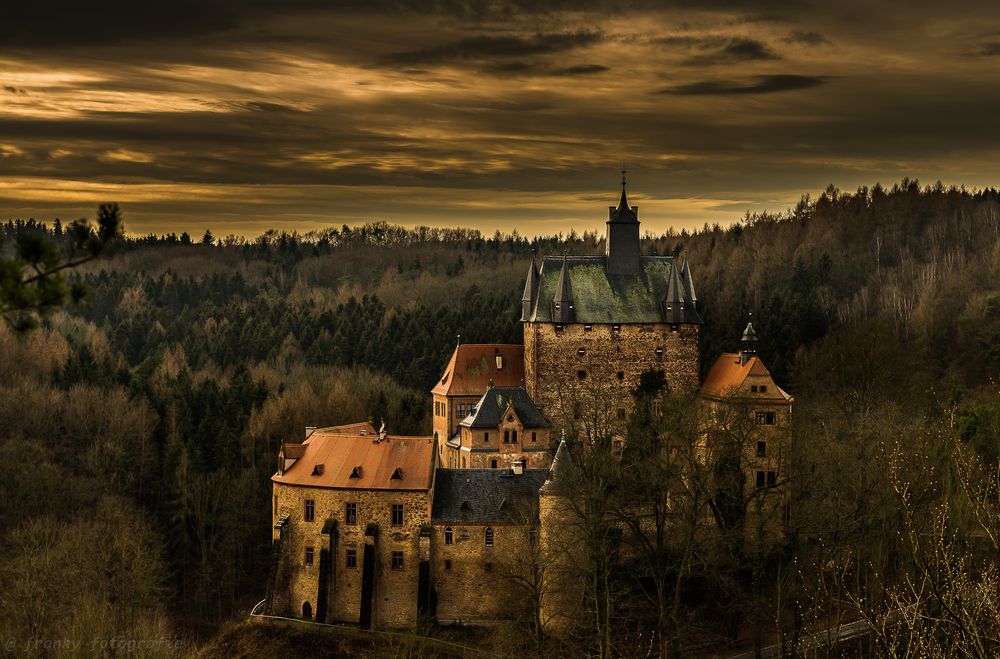 Ritterburg Foto & Bild | architektur, sonnenuntergang, burg Bilder auf ...