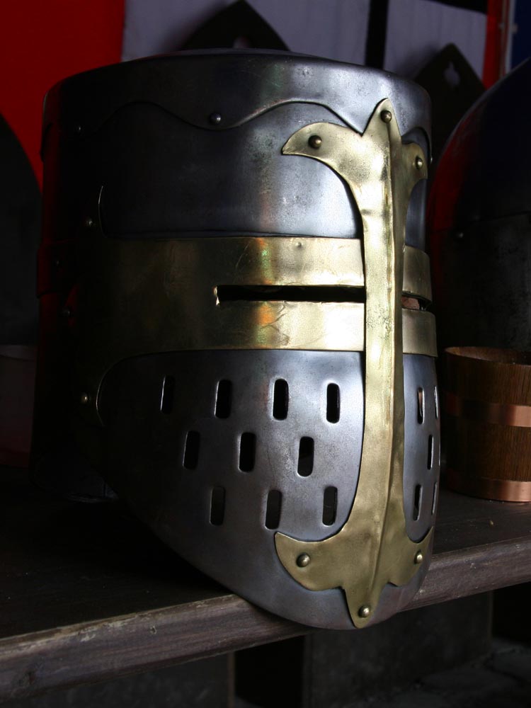 Ritterhelm Foto & Bild | kunstfotografie & kultur, ritterspiele ...