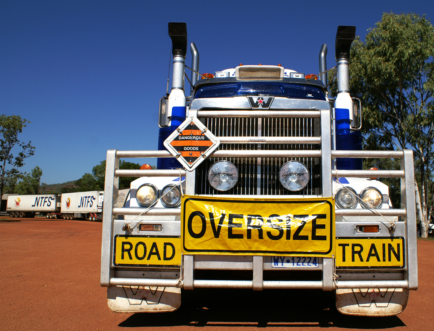 Road Train 2 Foto & Bild | australia & oceania, on the road, australien ...
