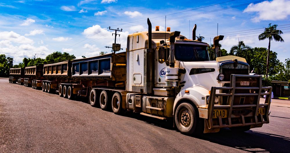 Roadtrain im Outback - Australien Foto & Bild | australia, world, on ...