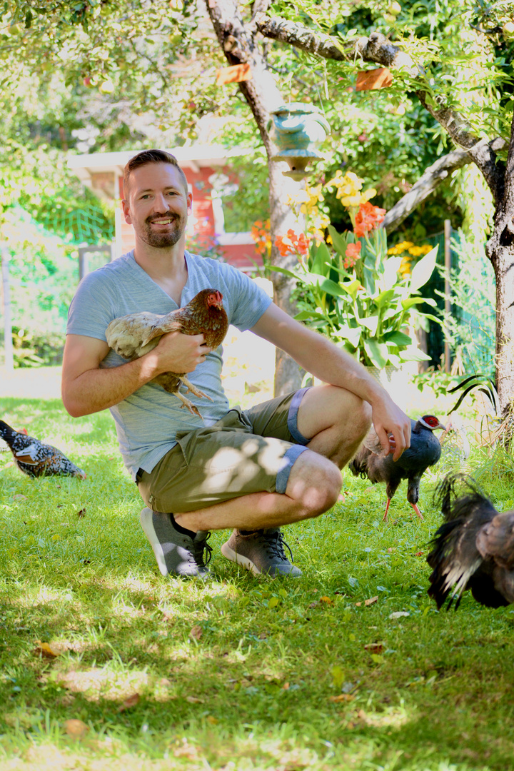 Robert Höck im Happy Hühnergarten by Alexander Gallè August 2022 Foto ...