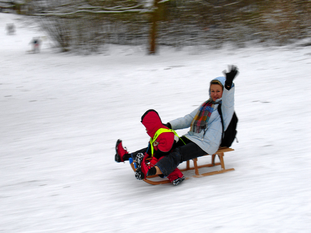 Rodeln 2 Foto & Bild | erwachsene, kinder und erwachsene, menschen ...