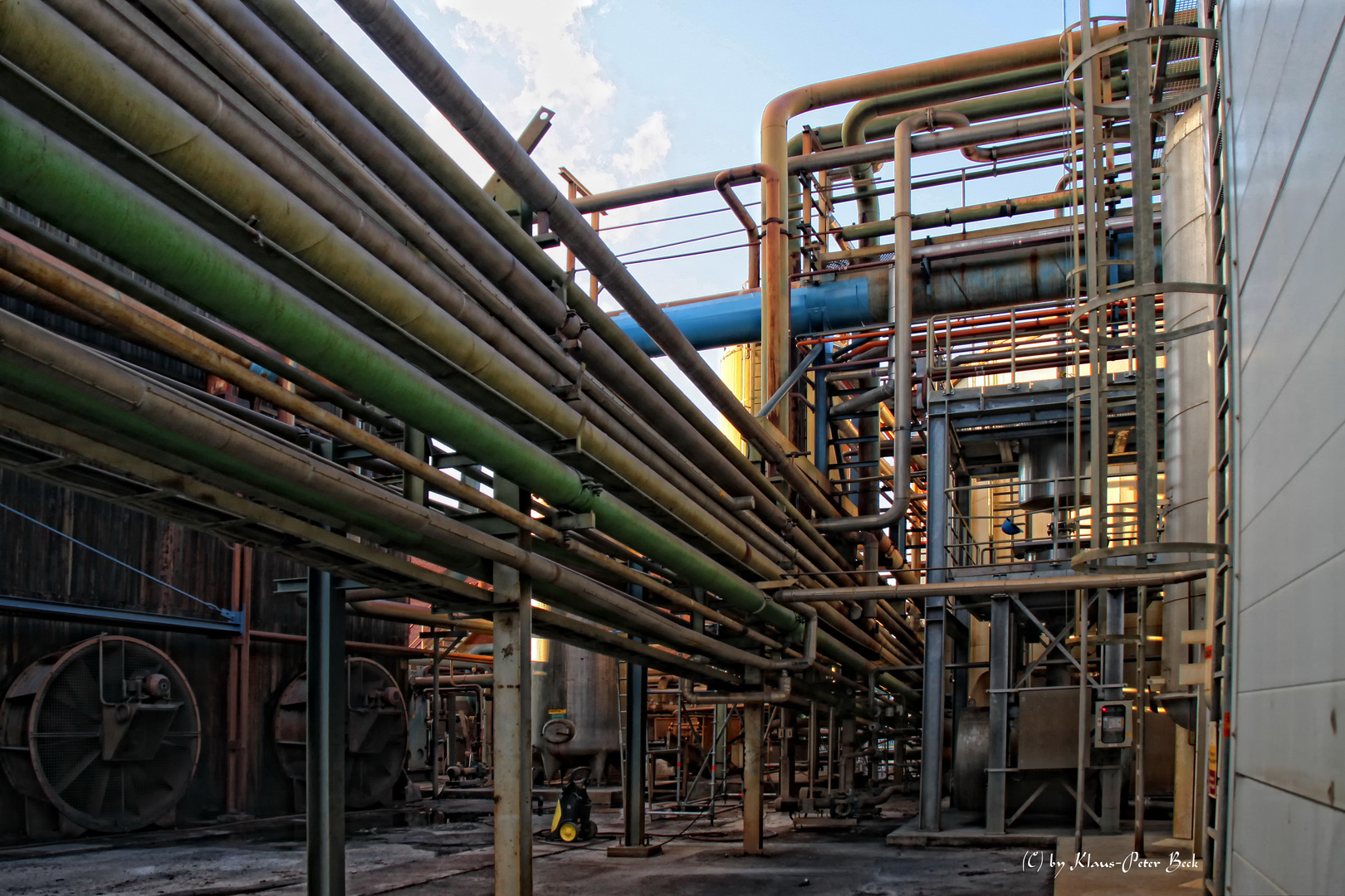 Rohrleitungen Foto & Bild | industrie und technik, chemie ...