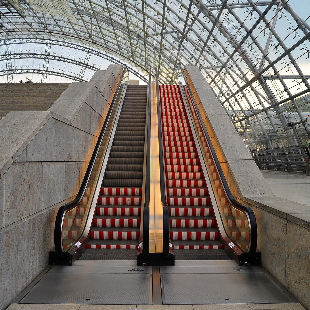 Rolltreppe Foto & Bild | architektur, profanbauten, messebau Bilder auf ...