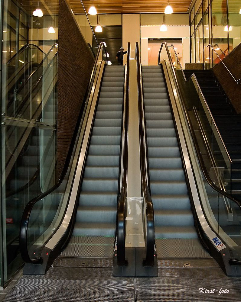 Rolltreppe Foto & Bild | architektur, motive Bilder auf fotocommunity