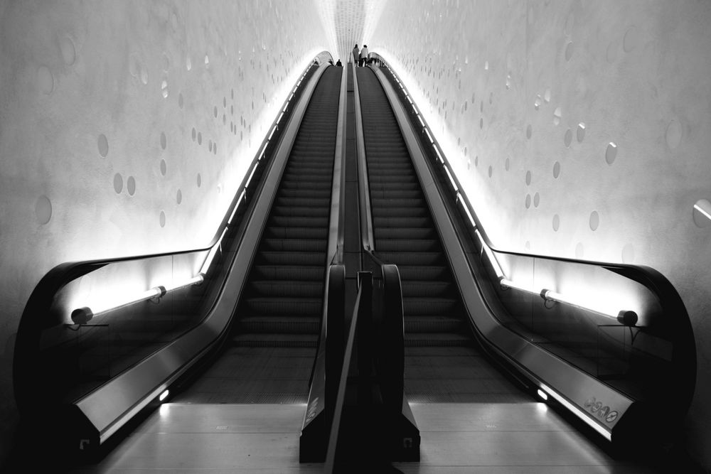 Rolltreppe "Elphi" Foto & Bild | spezial, hamburg, sw Bilder auf ...