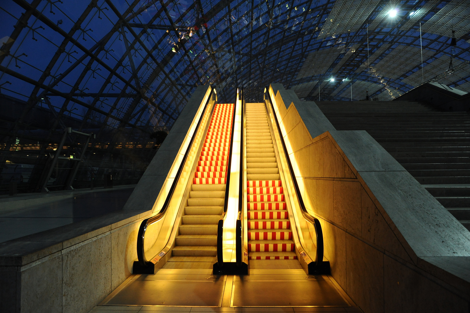 Rolltreppen #2 Foto & Bild | world, leipzig, europa Bilder auf ...