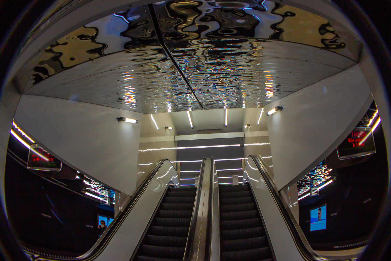 Rolltreppen ... Foto & Bild | spezial, hamburg, durchblick Bilder auf ...