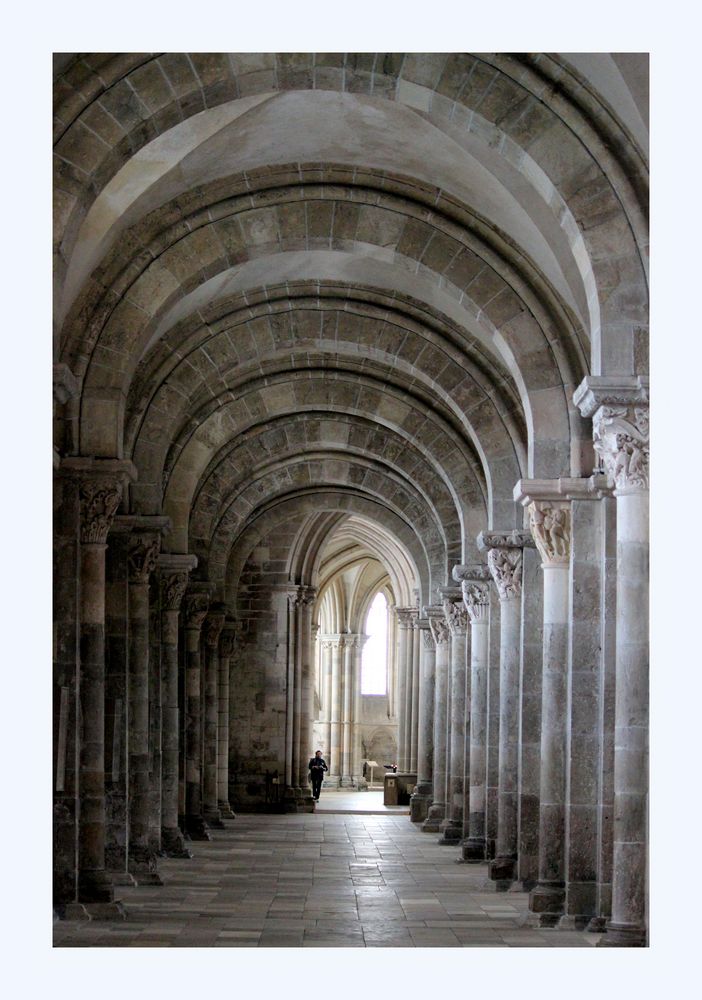 Romanik in Burgund Foto & Bild | architektur, sakralbauten ...