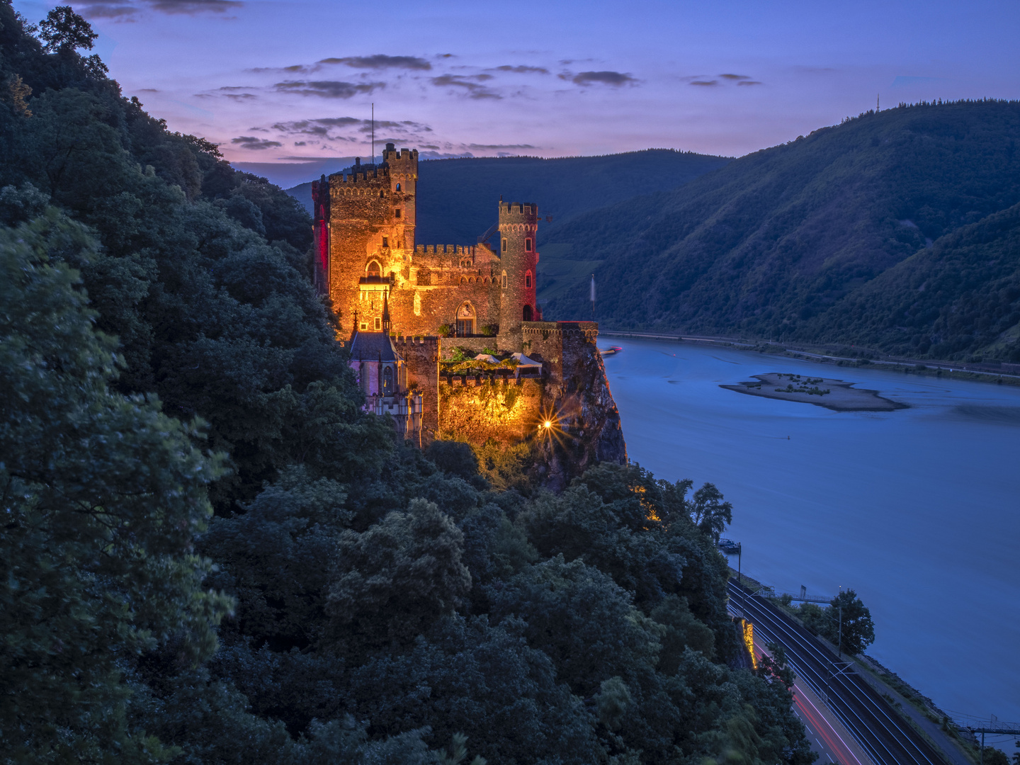 Romantikschloss Burg Rheinstein Foto & Bild | architektur, architektur ...