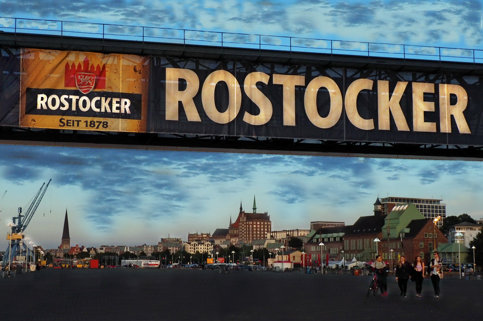 Rostocker skyline Foto & Bild | people, street, dokumentation Bilder auf fotocommunity