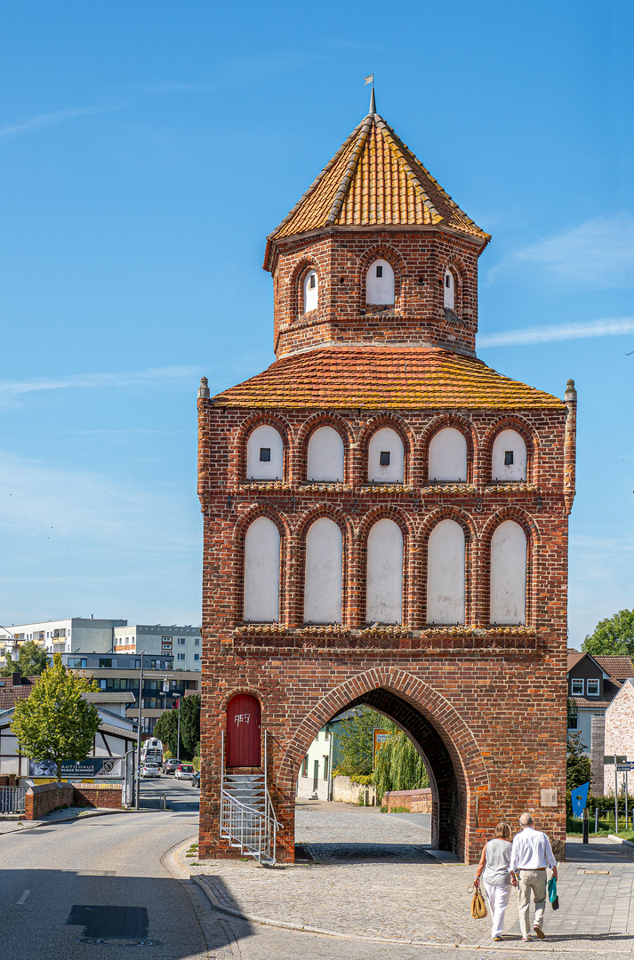 Rostocker Tor in Ribnitz Foto & Bild | historisches, architektur ...