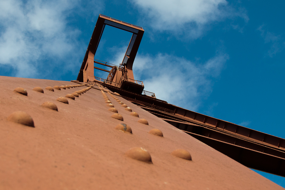 Rostrot Foto & Bild | architektur, stahlbau, außen urban Bilder auf ...