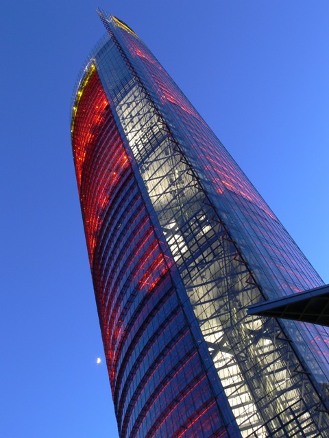 Rot Post-Tower in Bonn zu Beginn der Blauen Stunde Foto & Bild ...